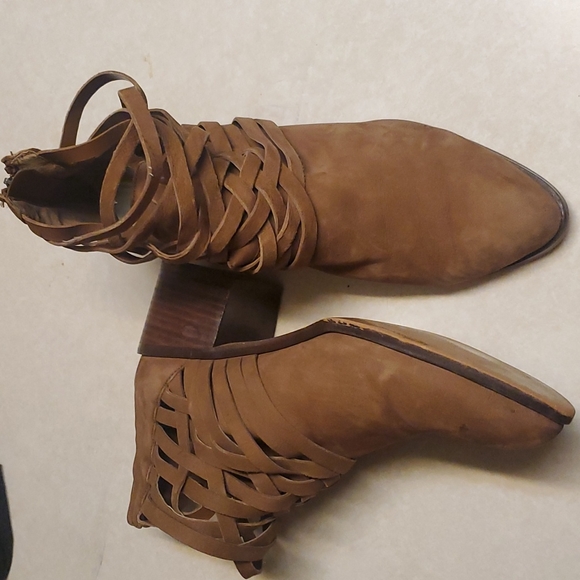 1. State | Shoes | Iliza Woven Block Heel Nubuck Booties State Size 1 ...